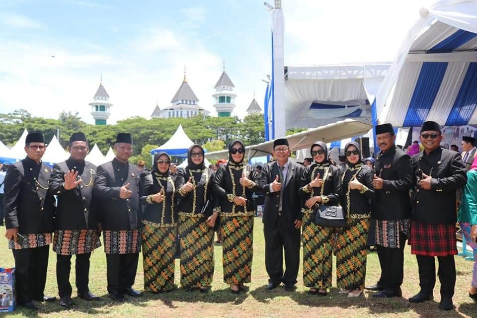Unsur Pimpinan dan Anggota DPRD Kutim ikuti HUT Kabupaten Pinrang ... Unsur Pimpinan dan Anggota DPRD Kutim ikuti HUT Kabupaten Pinrang ...